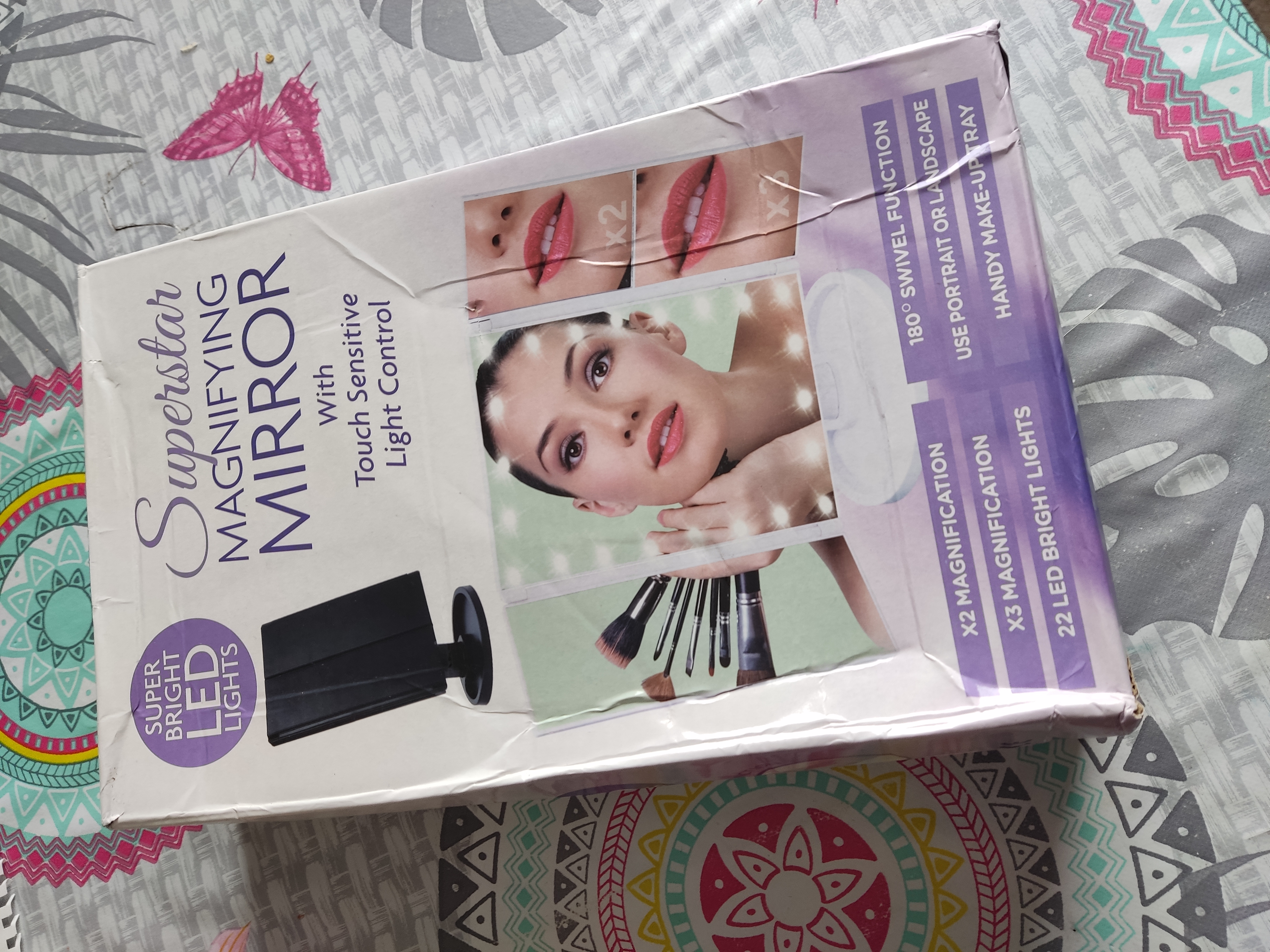 Kosmetinis veidrodis su LED apšvietimu ir didinimu ATSILIEPIMAI | Varle.lt