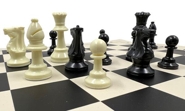 Plastikinės šachmatų figūros Nr. 4, žema kaina | Varle.lt