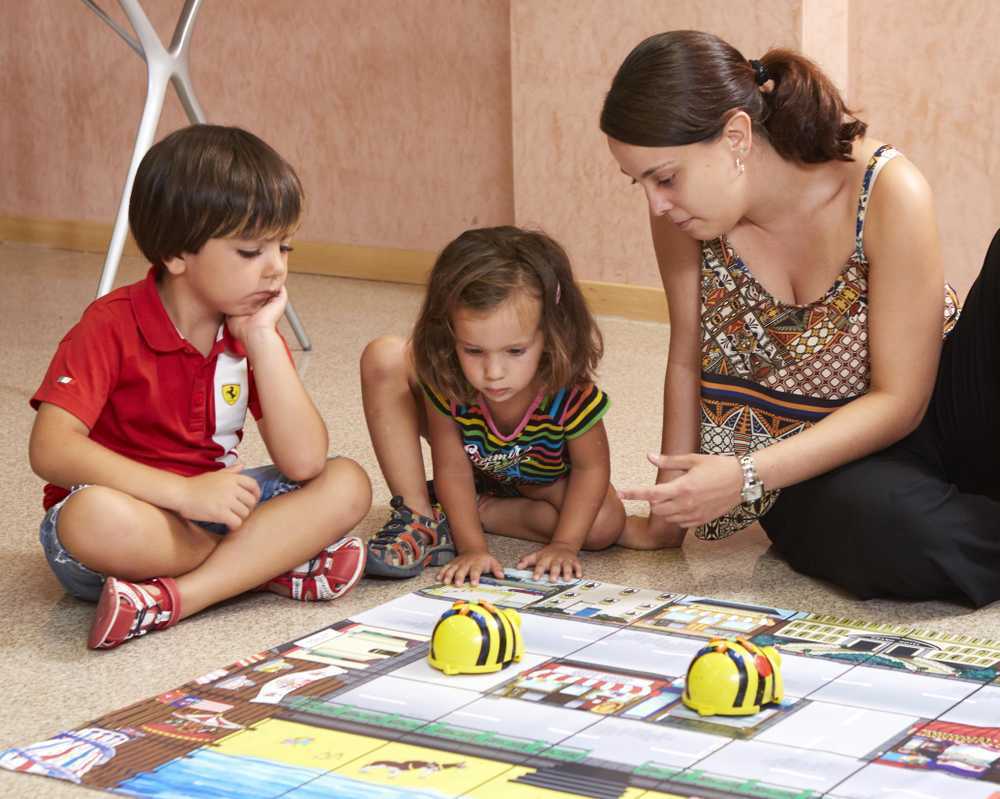 TTS Bee-Bot programuojamas grindų robotas, žema kaina | Varle.lt