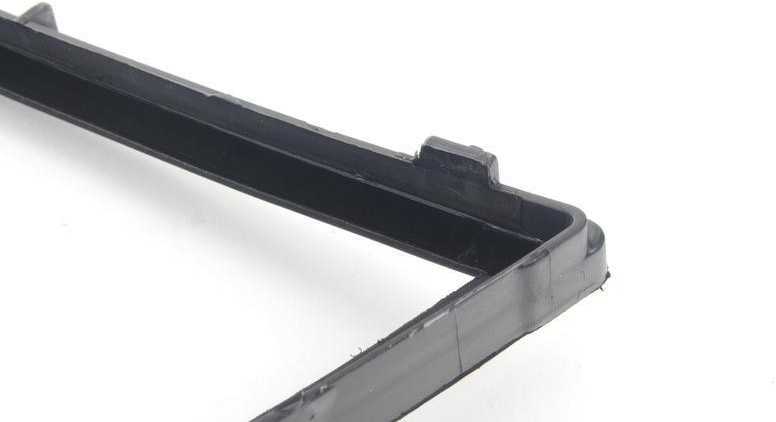 BMW M5 E60 galinio šoninio lango rėmas dešinėje pusėje originalus ...