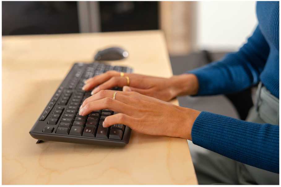 Klaviatūra Logitech MK370 COMBO verslui / US INTL - INTNL-973, modelis ...