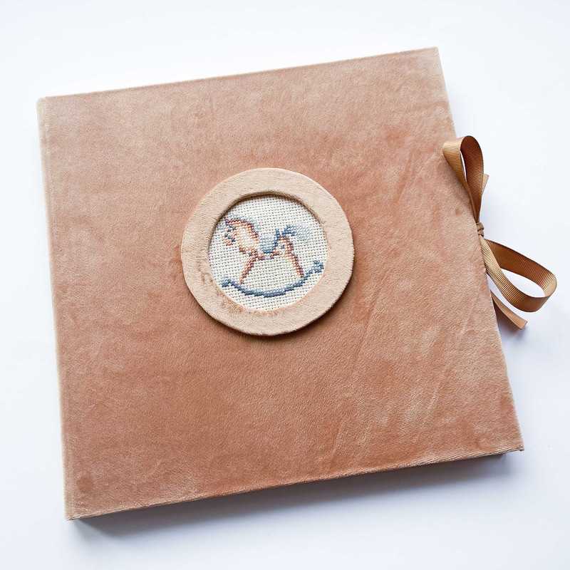 Klevo Albums Nuotraukų albumas vaikams su siuvinėtu arkliuku, žema ...