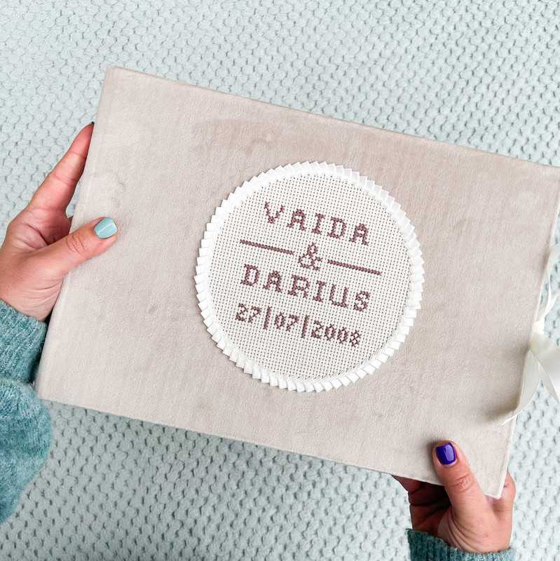 Klevo Albums Vestuvių Svečių knyga su Jūsų vardais ant viršelio, Dramblio kaulo spalva ir Rudos ...