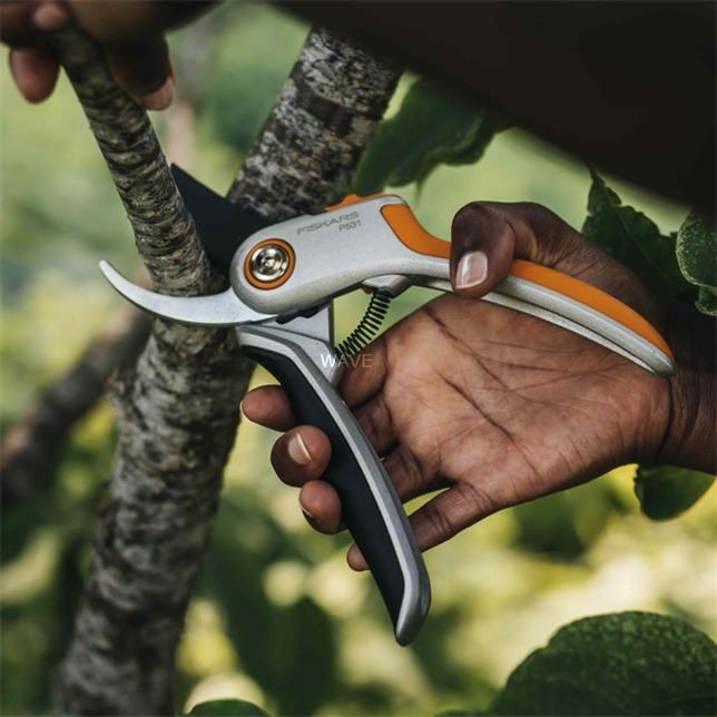 Fiskars Plus™ metalinis sekatorius prasilenkiančiais ašmenimis (P531 ...