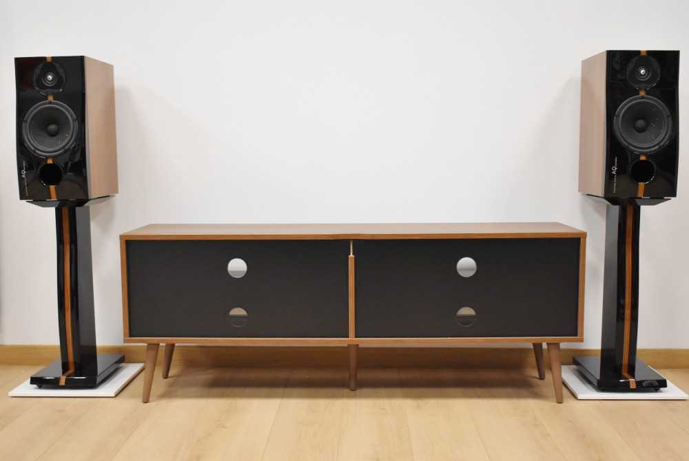 TV staliukas Drewniana szafka rtv SONOROUS RETRO RTRA-140-VIC-VIC szerokość 140 cm, modelis ...