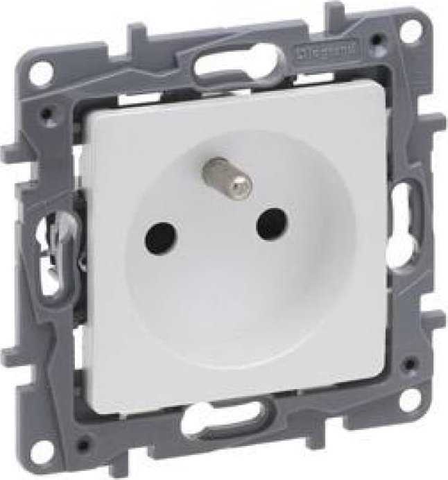 Legrand Niloe Selection Socket 2p+su 16A 250V (su sklende, varžtiniais ...