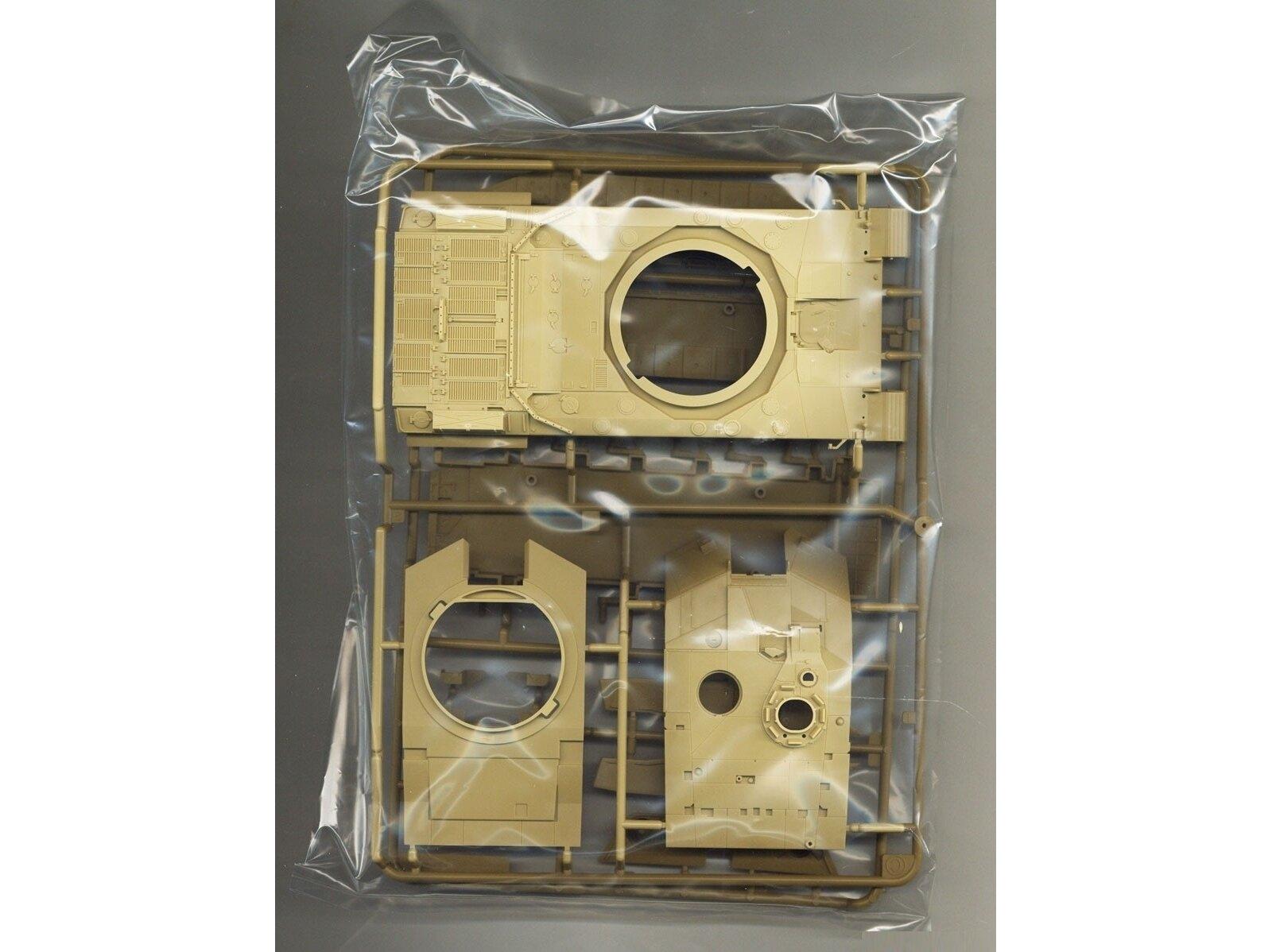 Tamiya - British Main Battle Tank Challenger 2 (Desertised), 1 / 48 ...