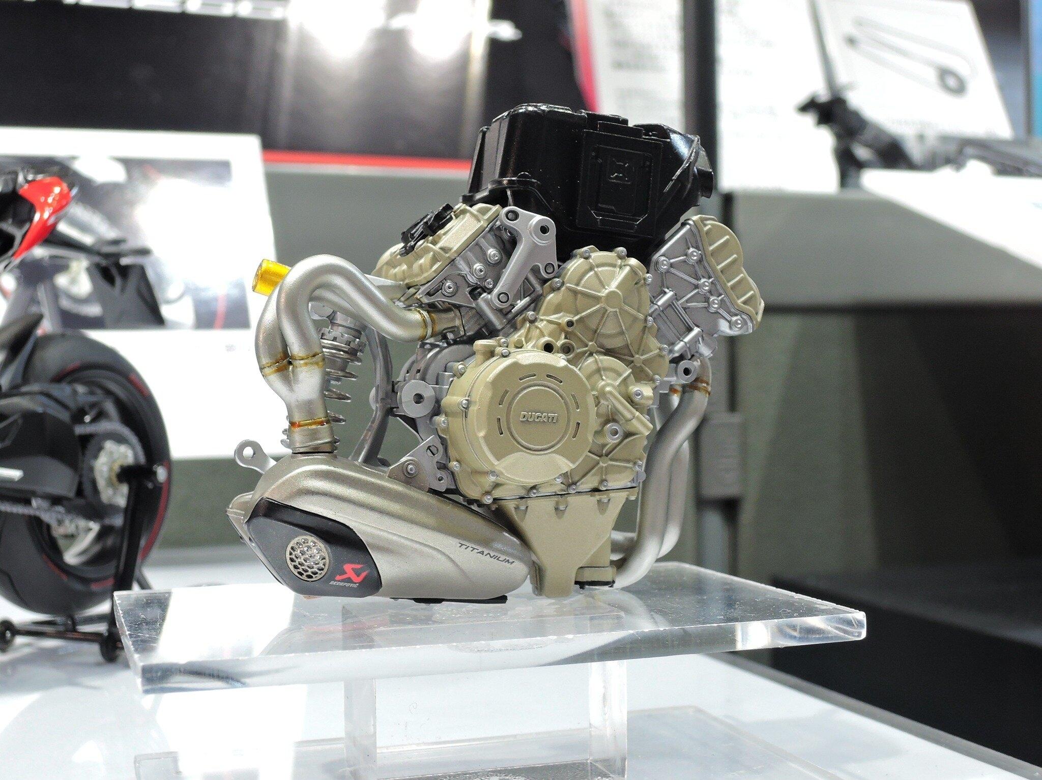 Tamiya - Ducati Superleggera V4, 1 / 12, 14140, žema kaina | Varle.lt