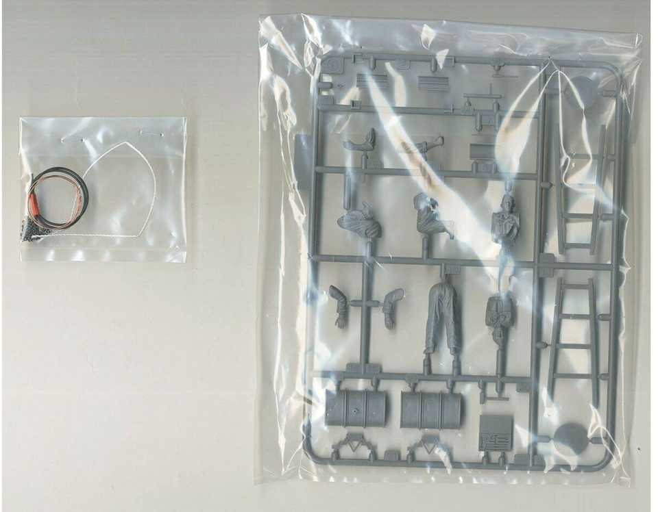 Tamiya - German Field Maintenance Team & Equipment Set w / 2 figures, 1 ...