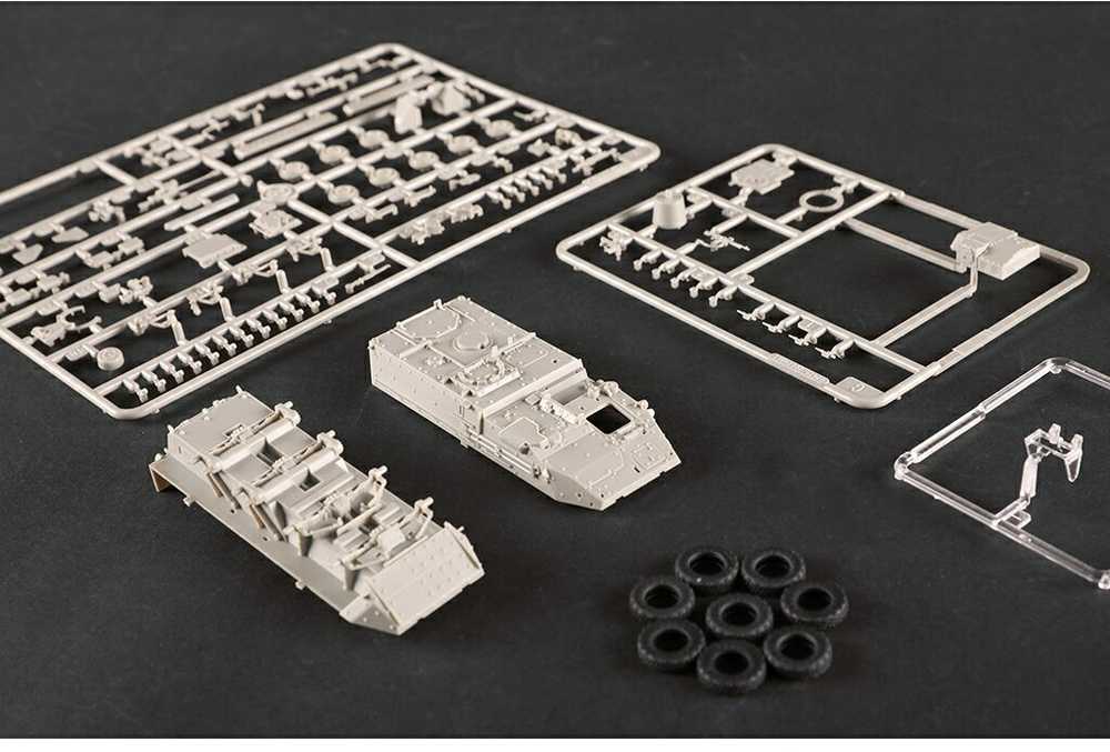 Trumpeter - M1134 Stryker anti-tank guided missile, 1 / 72, 07425, žema ...