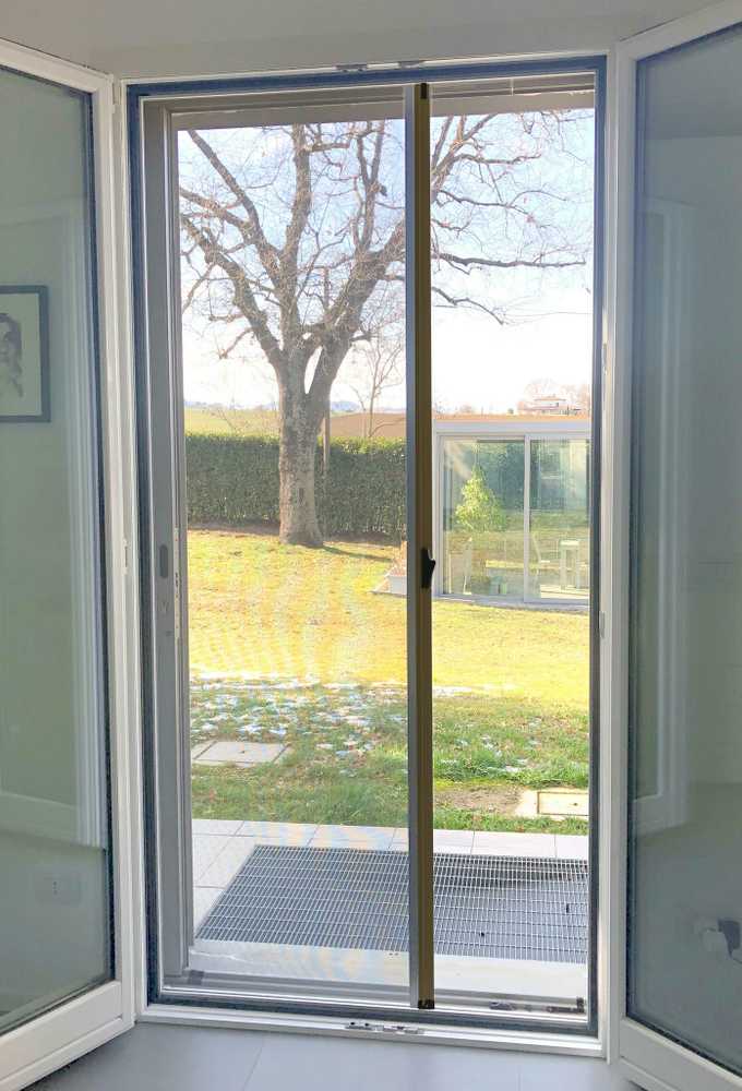 160x250 Roletas durys , tinklelis nuo uodų, rudos, žema kaina | Varle.lt