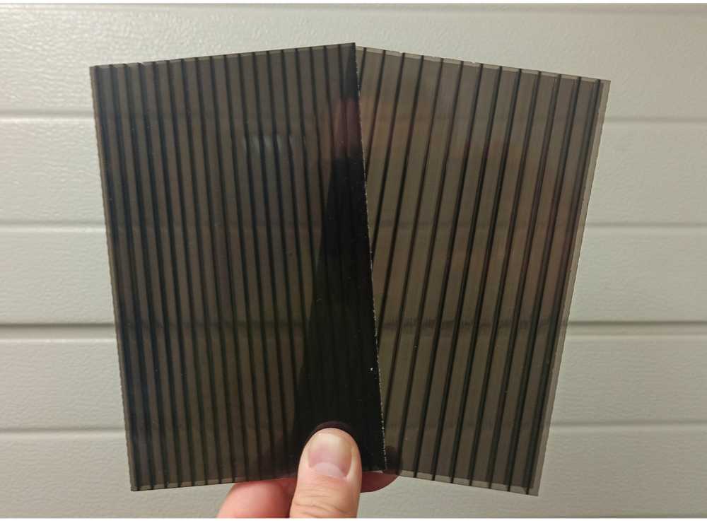 Polikarbonatas ANTRACITAS (6mm storio), Polikarbonato spalva: ilgis 6 ...