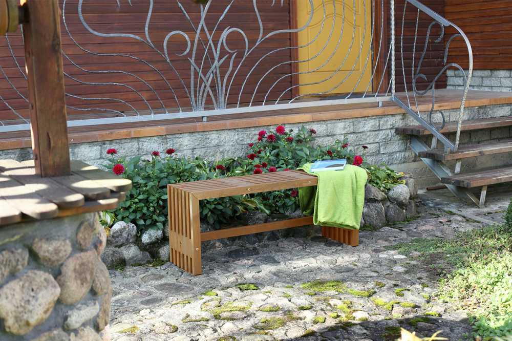 Lauko suoliukas CUBE, rudas / medaus spalvos, žema kaina | Varle.lt