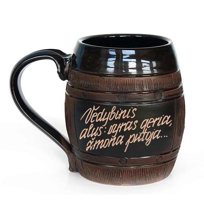 Molija Bokalas su užrašu Vedybinis alus: vyras geria, žmona putoja ...